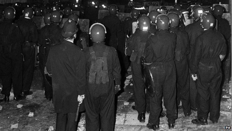 PC Keith Blakelock: Nicholas Jacobs cleared of killing officer - BBC News