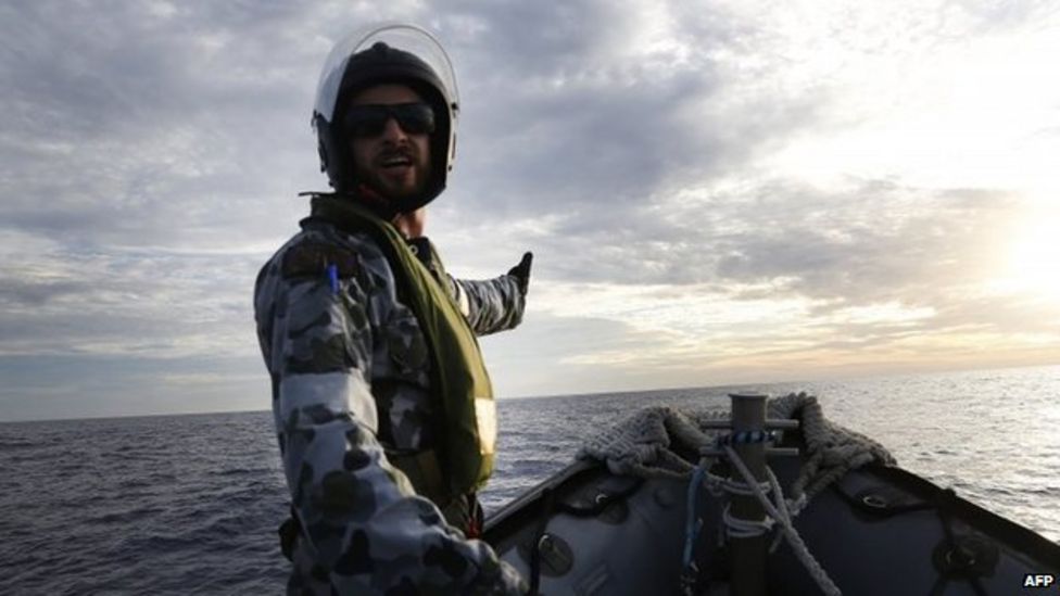 Missing Malaysia plane: Search area narrows - BBC News