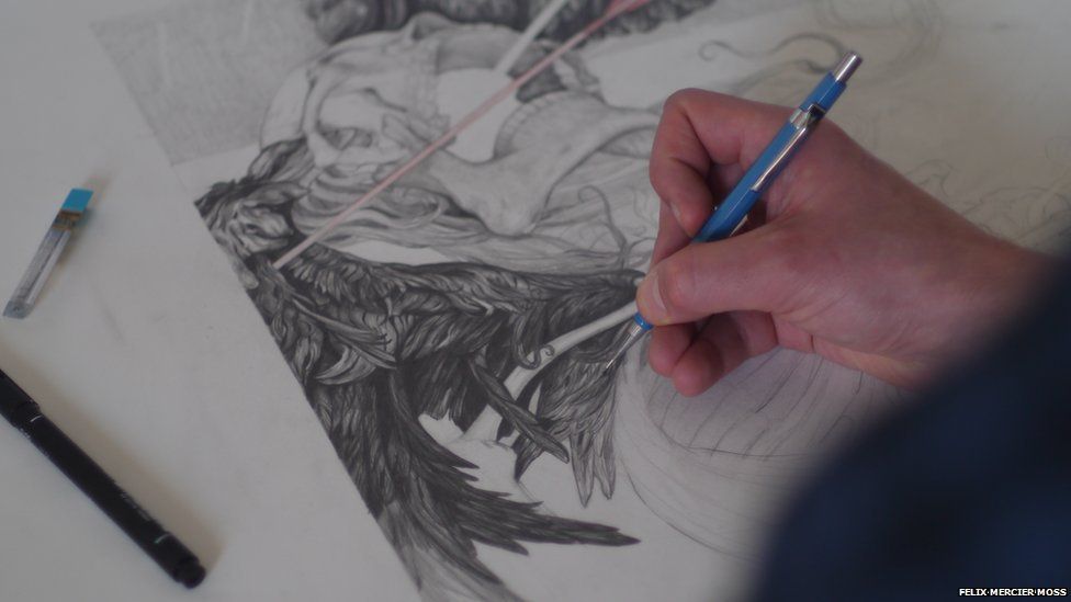 Bristol artist creates giant concertina book - BBC News