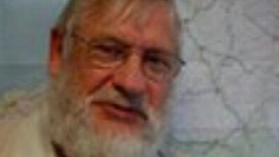 Tributes paid after BBC Wales journalist Glyn Evans dies - BBC News