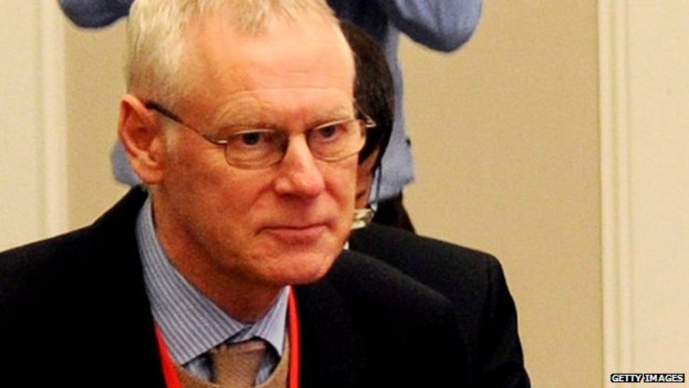 Senior UK diplomat Sir Simon Gass visits Iran for talks - BBC News