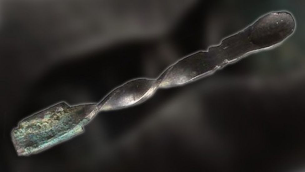 'Unique' Anglo-Saxon coin could give royal murder clue - BBC News