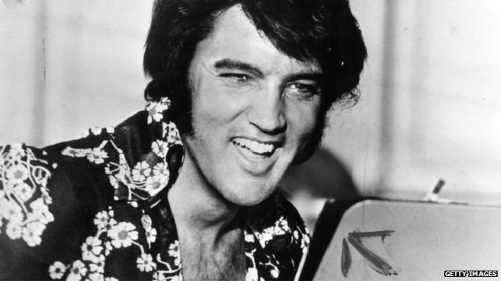 Elvis Presley dental crown goes on UK tour - BBC News
