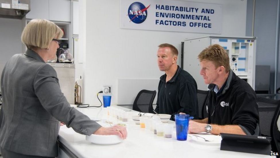Astronaut launches space meal contest - BBC News