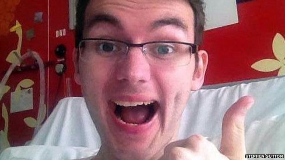 Stephen Sutton: Fundraising cancer teen breaks world record - BBC News