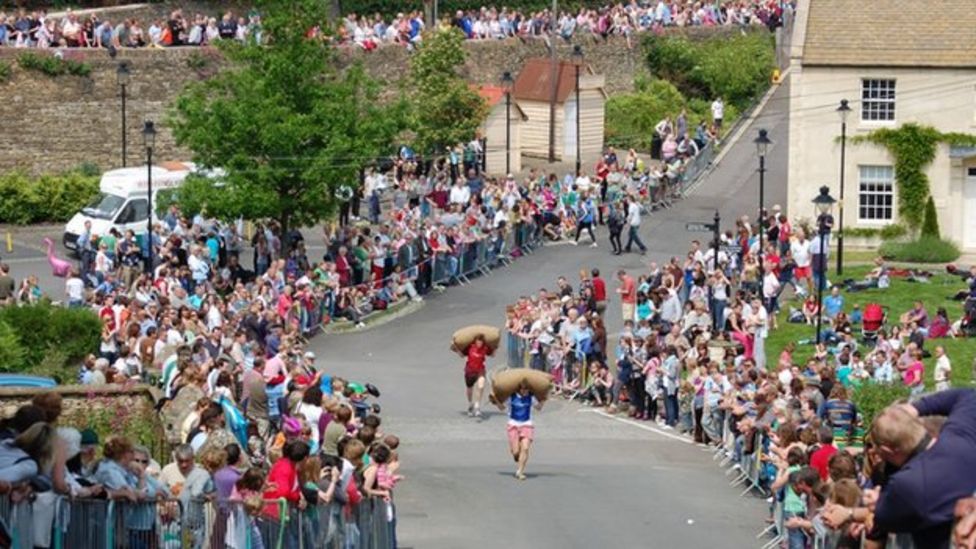 Bank holiday weirdness: An array of strange English events - BBC News