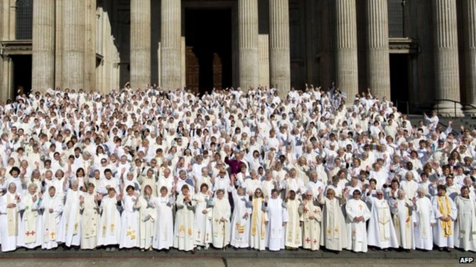 March through London to mark 20 years of women priests - BBC News