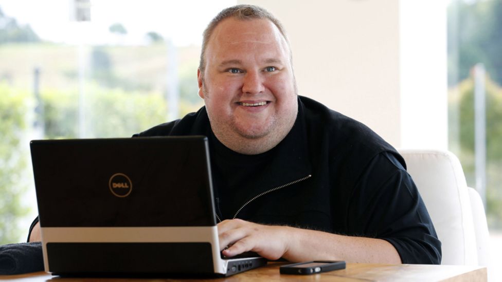 Kim Dotcom extradition hearing delayed again - BBC News
