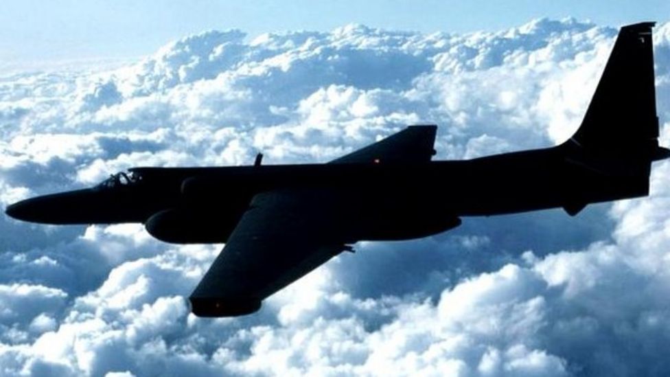 Spy plane causes air traffic chaos, says FAA - BBC News