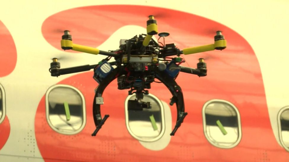 'Flying 3D printer' could play key role in emergencies - BBC News