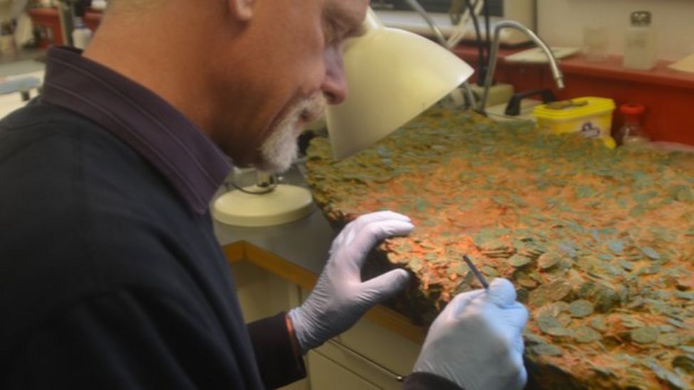 Jersey coin hoard extraction done in public - BBC News
