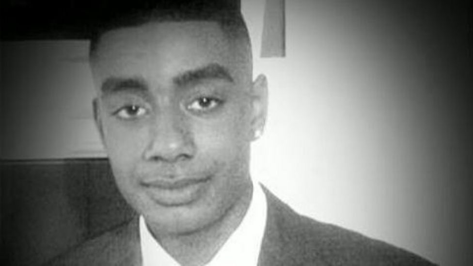 Jamil Palmer stabbing: Mother begs for help to find son's killer - BBC News