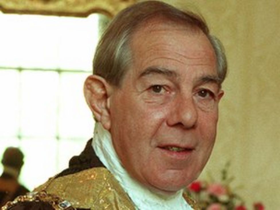 Former Progressive Unionist Party leader Hugh Smyth dies - BBC News