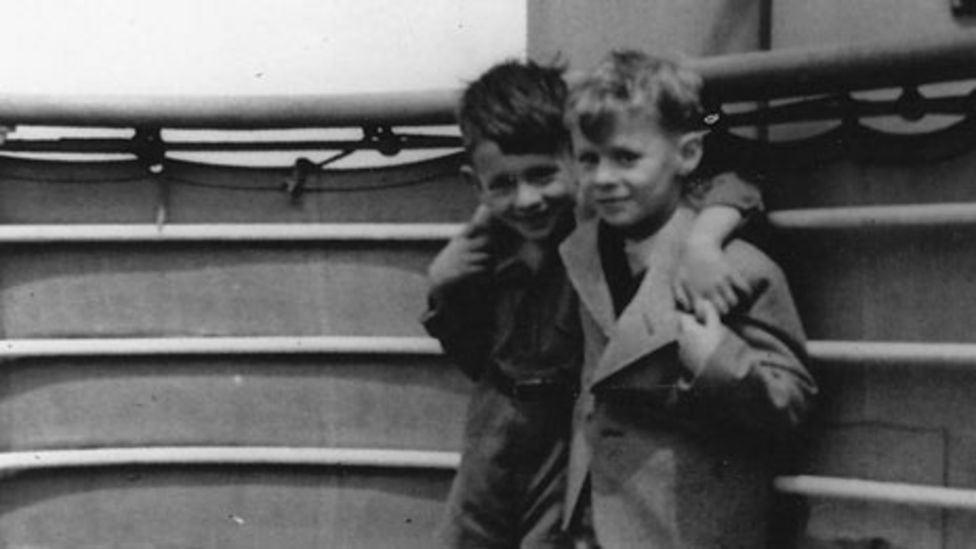 Paris attacks: Why is 1939 invoked in Syrian refugee debate? - BBC News