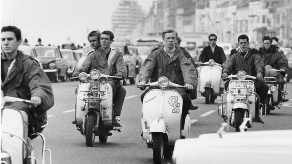 Southend exhibition celebrates punks, mods and rockers - BBC News