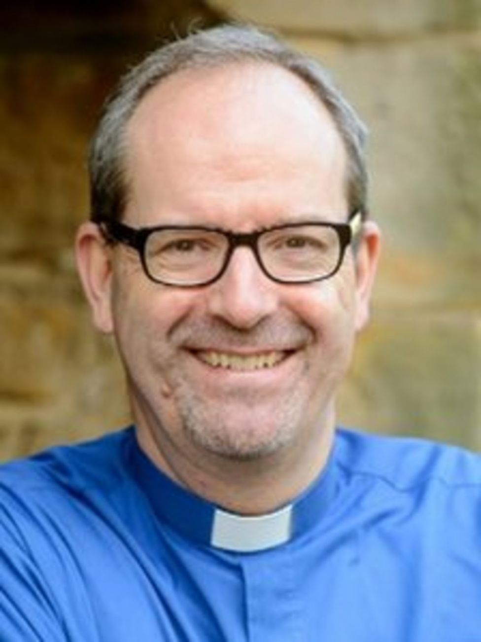 Bishop of Lewes ordained by Archbishop of Canterbury - BBC News