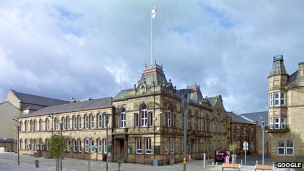 Pendle Council: Parties preparing for 19th stalemate - BBC News