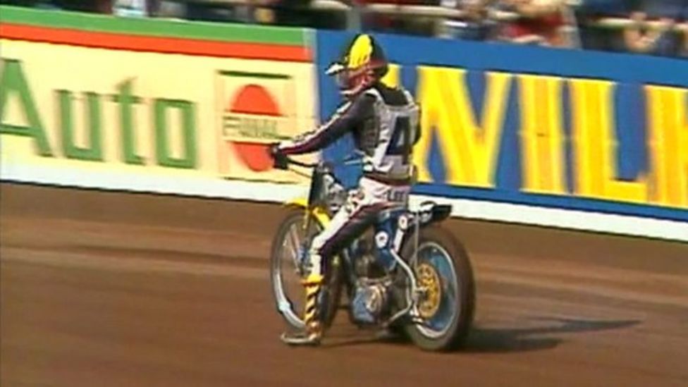 Speedway champion Michael Lee cleared of rape and sex assaults - BBC News