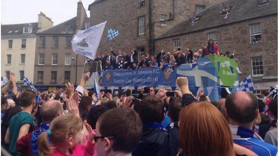 Open top bus parade for Scottish Cup winners St Johnstone - BBC News