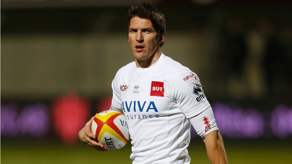 James Hook: Gloucester sign Wales back from Perpignan - BBC Sport