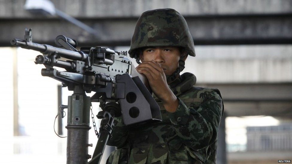 In pictures: Thailand comes under martial law - BBC News