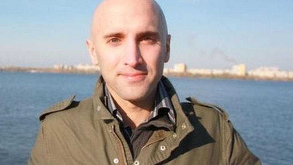 Pro-Russian UK journalist put on sanctions list - BBC News