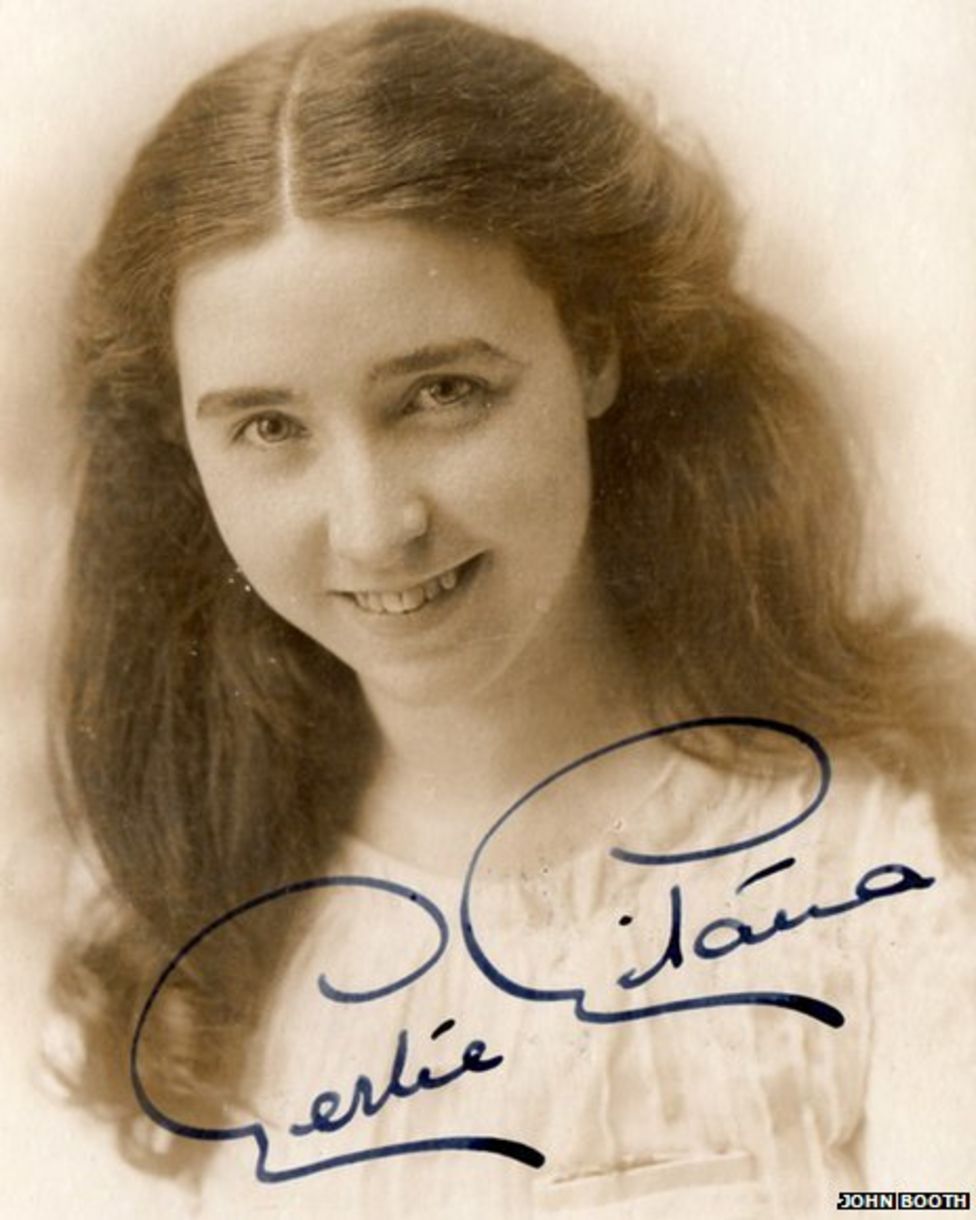 World War One: Music hall entertainers with the 'X factor' - BBC News