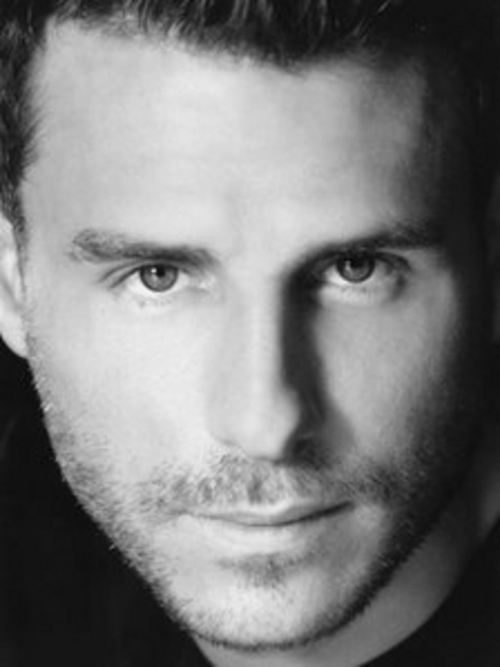 Heartbeat star Jason Durr to play Poirot on stage - BBC News