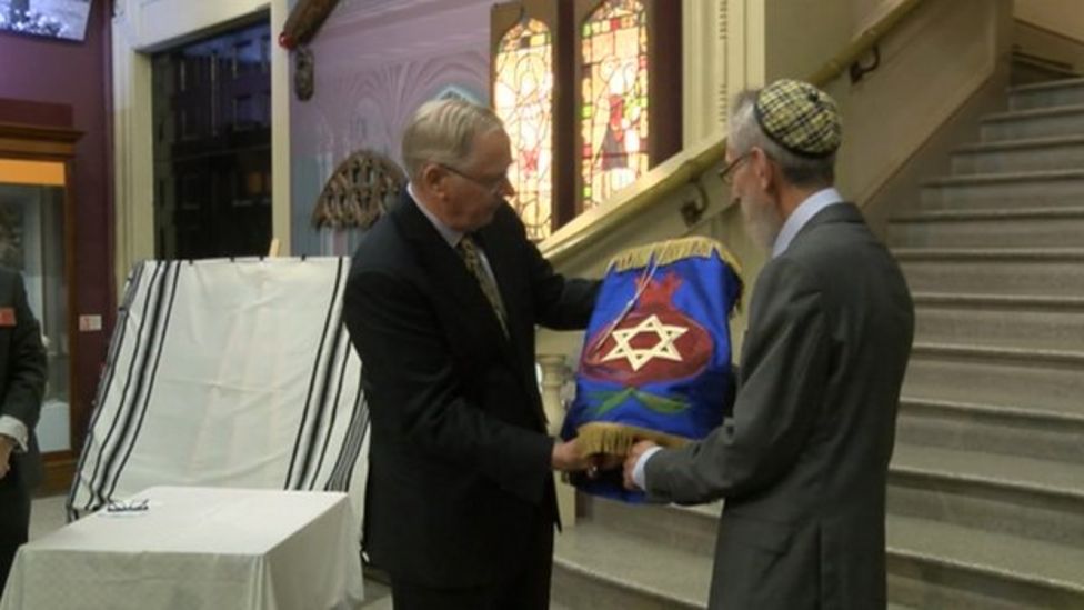 Cornwall precious Jewish Torah Scroll handed back - BBC News