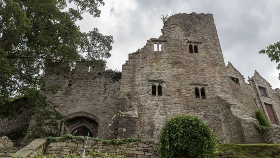 Hay Castle restoration plan agreed by national park - BBC News