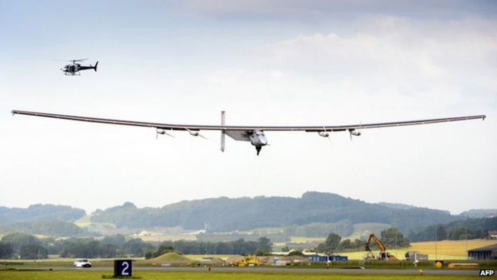 Solar Impulse 2: Plane makes inaugural flight - BBC News