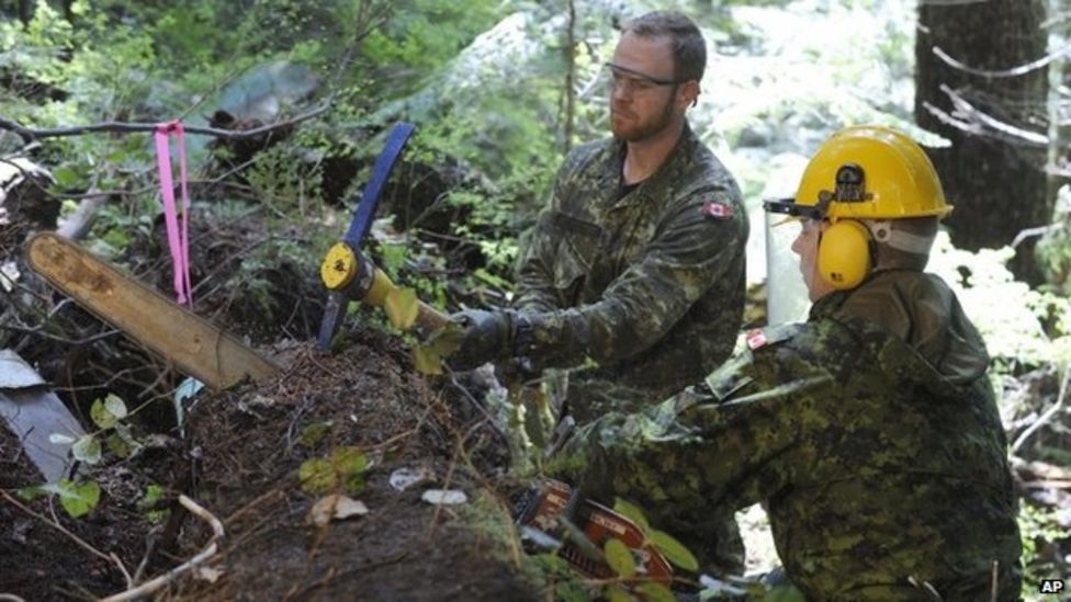 RAF airmen missing since WW2 'will get military funeral' - BBC News