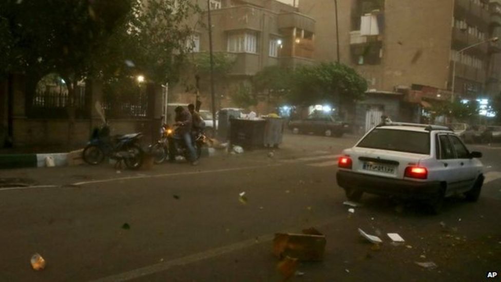 Iran sandstorm kills at least four in Tehran - BBC News