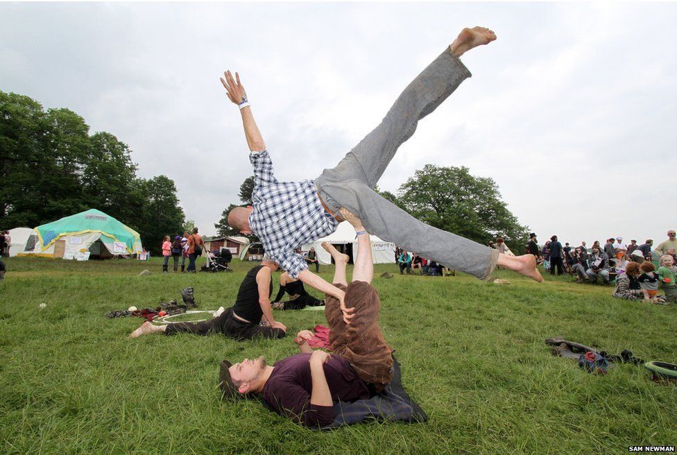 In pictures: Sunrise Celebration 2014 - BBC News
