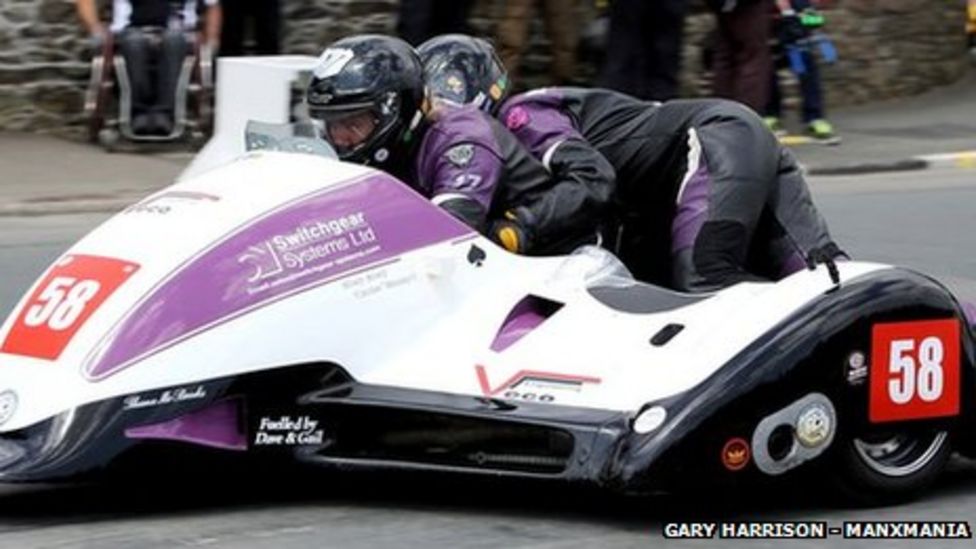 Isle of Man TT: Meet the thrill seeking women who dare - BBC News