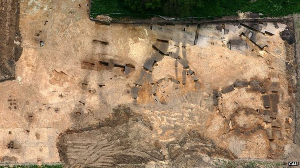 Mud scale model of Cambridge University site complete - BBC News