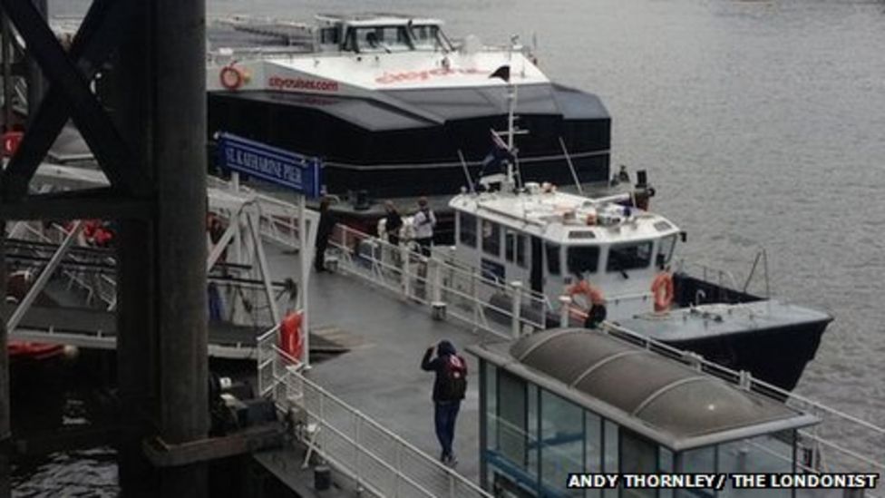 Nine injured as boat hits Tower Bridge - BBC News