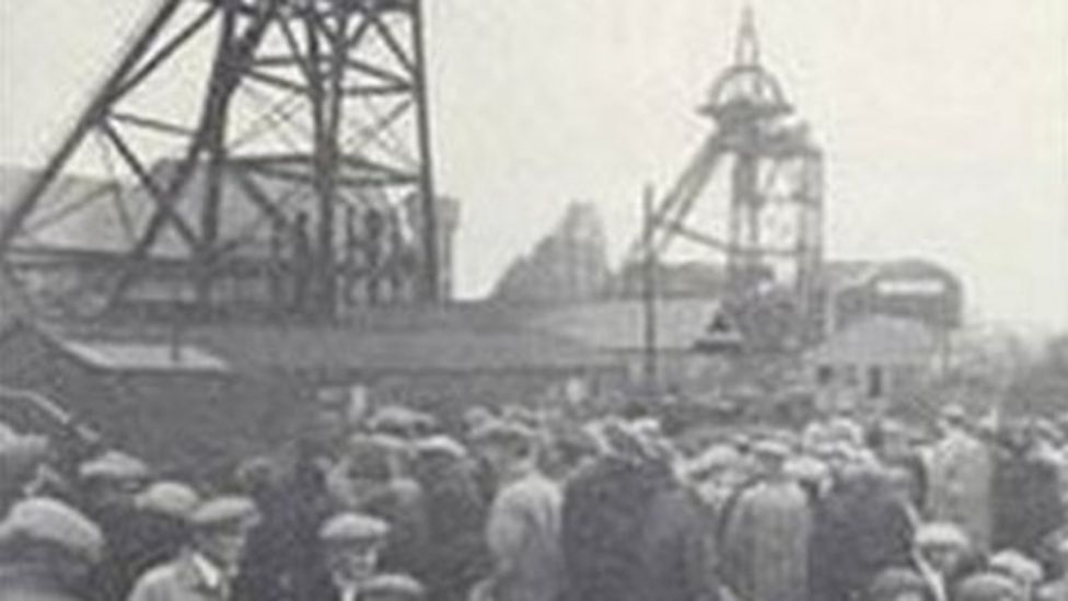 1892 Park Slip mine disaster remembered in Tondu - BBC News