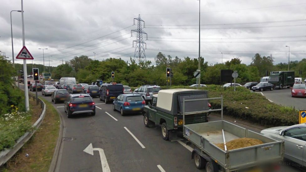 New carriageway plans for Basingstoke's M3 junction - BBC News