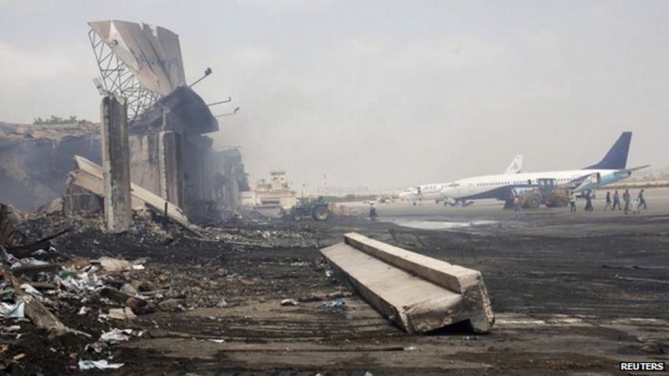 Pakistani media demand action over airport attack - BBC News