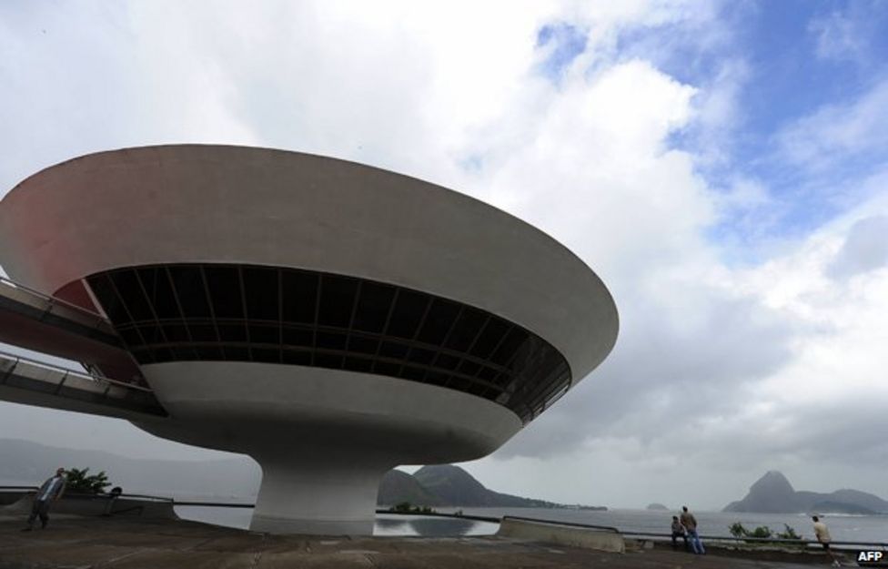 The lasting allure of the flying saucer - BBC News