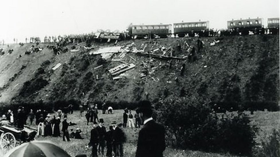 Armagh train disaster remembered 125 years on - BBC News
