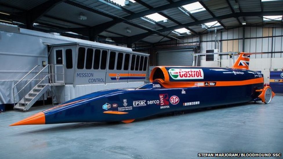 Cockpit complete for 1,000mph Bloodhound car - BBC News