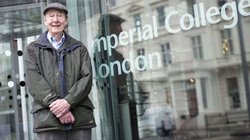 Higgs boson scientists are knighted - BBC News