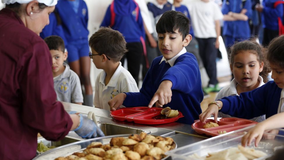 New rules for healthy school dinners - BBC News