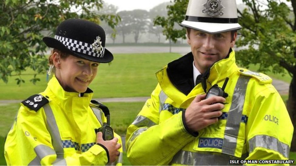 Isle of Man police jobs to go in cutbacks - BBC News