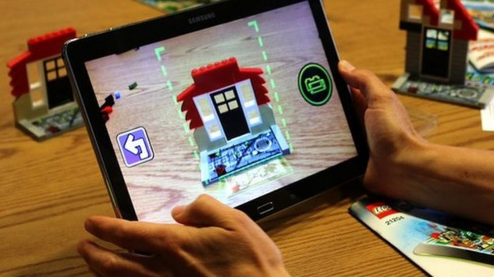 Lego fuses real and virtual worlds - BBC News