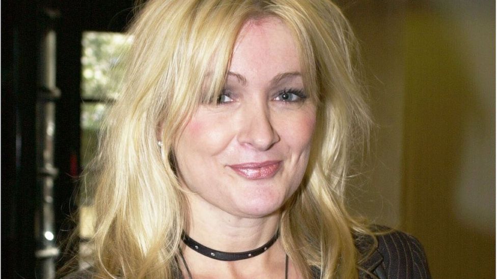 Caroline Aherne: Royle Family writer and actress dies aged 52 - BBC News