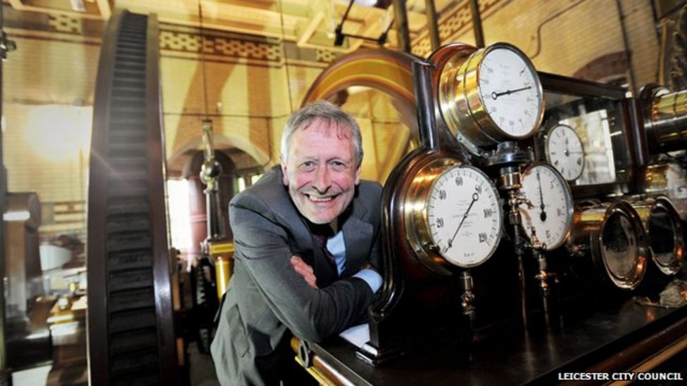 Steam engine bought for £50 sells for more than £900k - BBC News