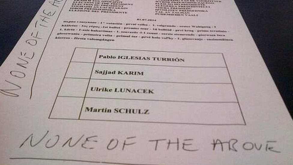 Nigel Farage leads UKIP protest at EU Parliament - BBC News